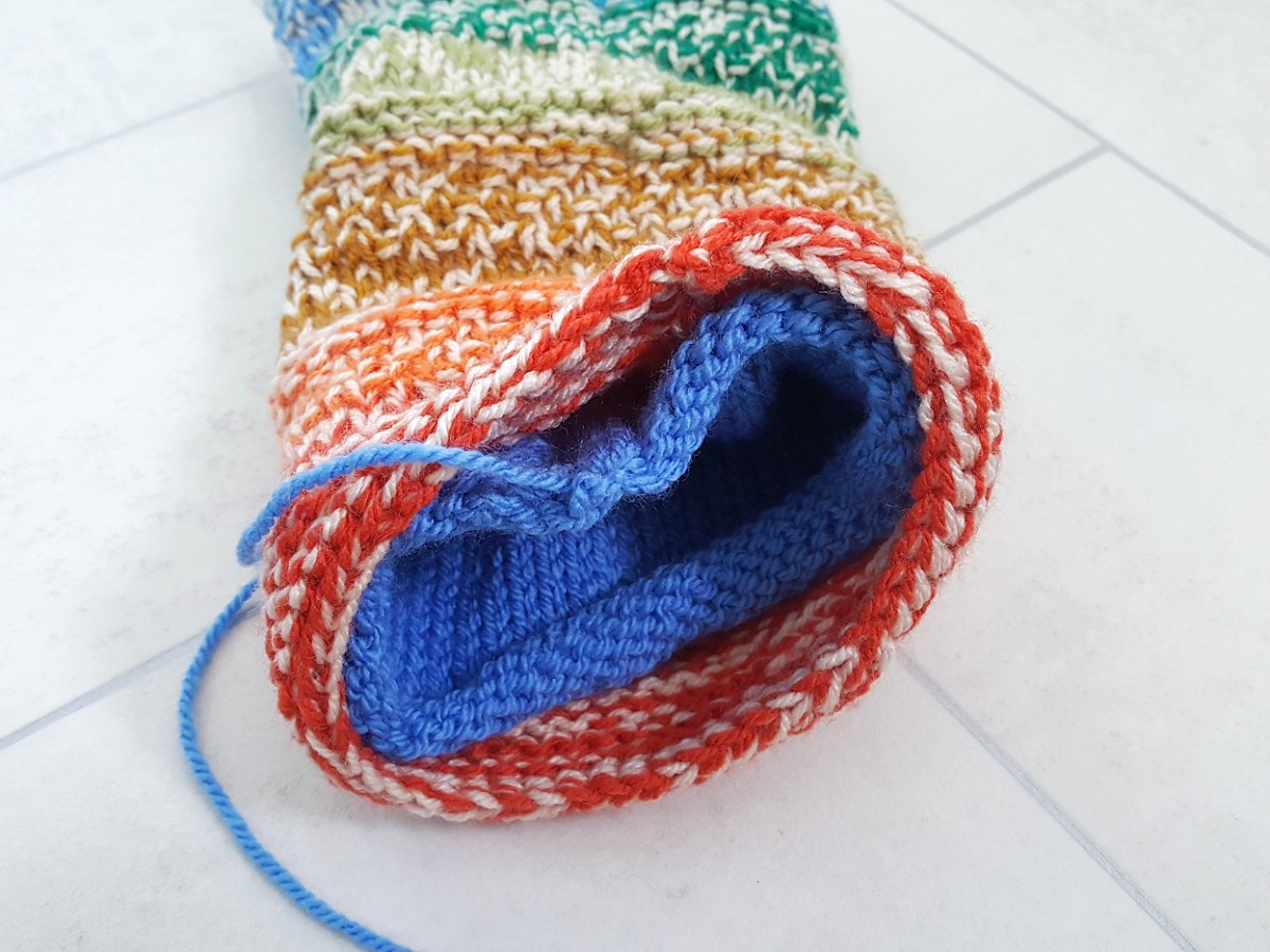 How To Make A Twiddlemuff - The Fated Knitter