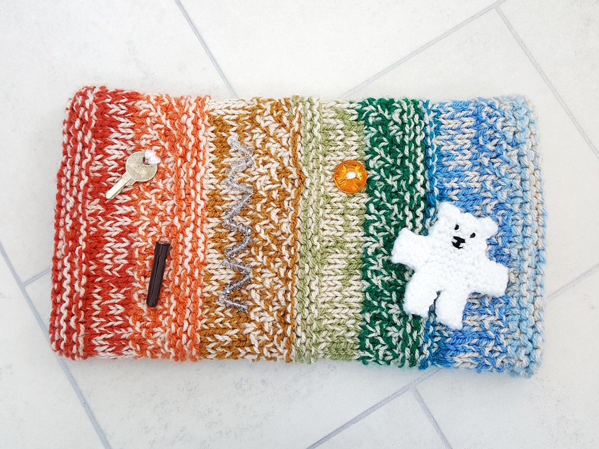 Textured Twiddlemuff Knitting Pattern - The Fated Knitter